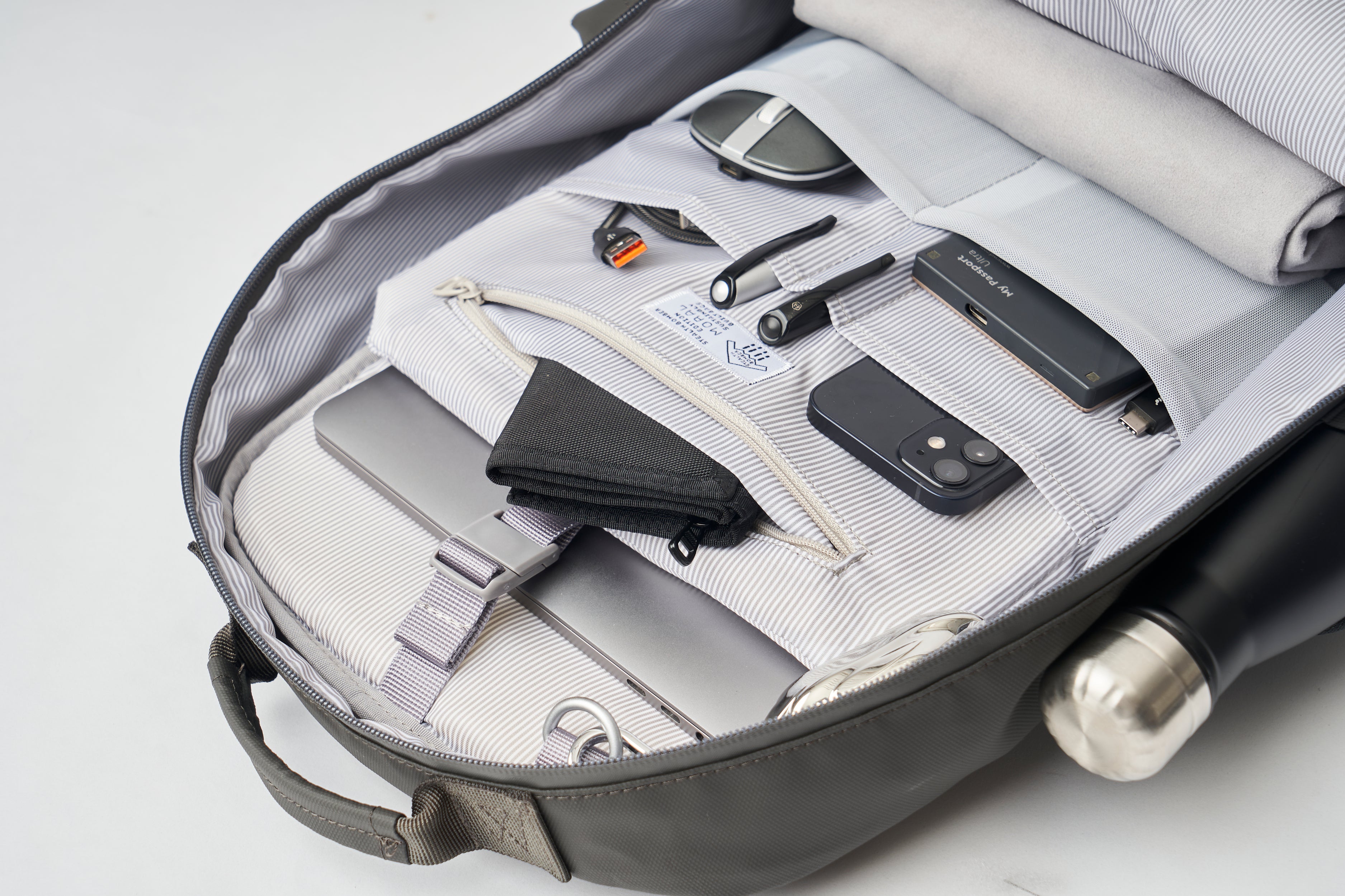 Umago Stag II Backpack 22L - Stealth Bomber Edition – Moral Bags